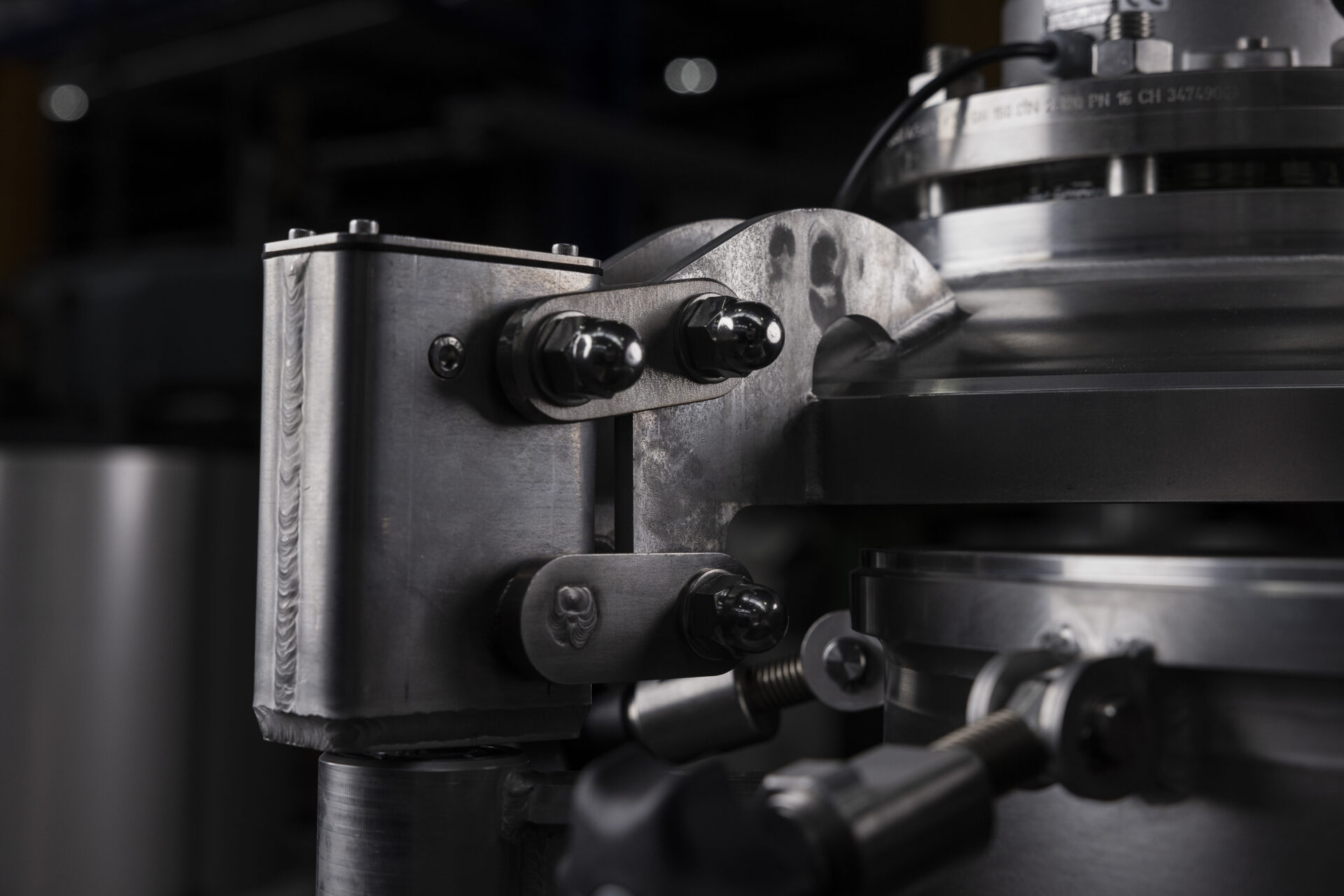 Mechanical lifting / pivoting hinge - zimmerlin GmbH Edelstahl-Technik