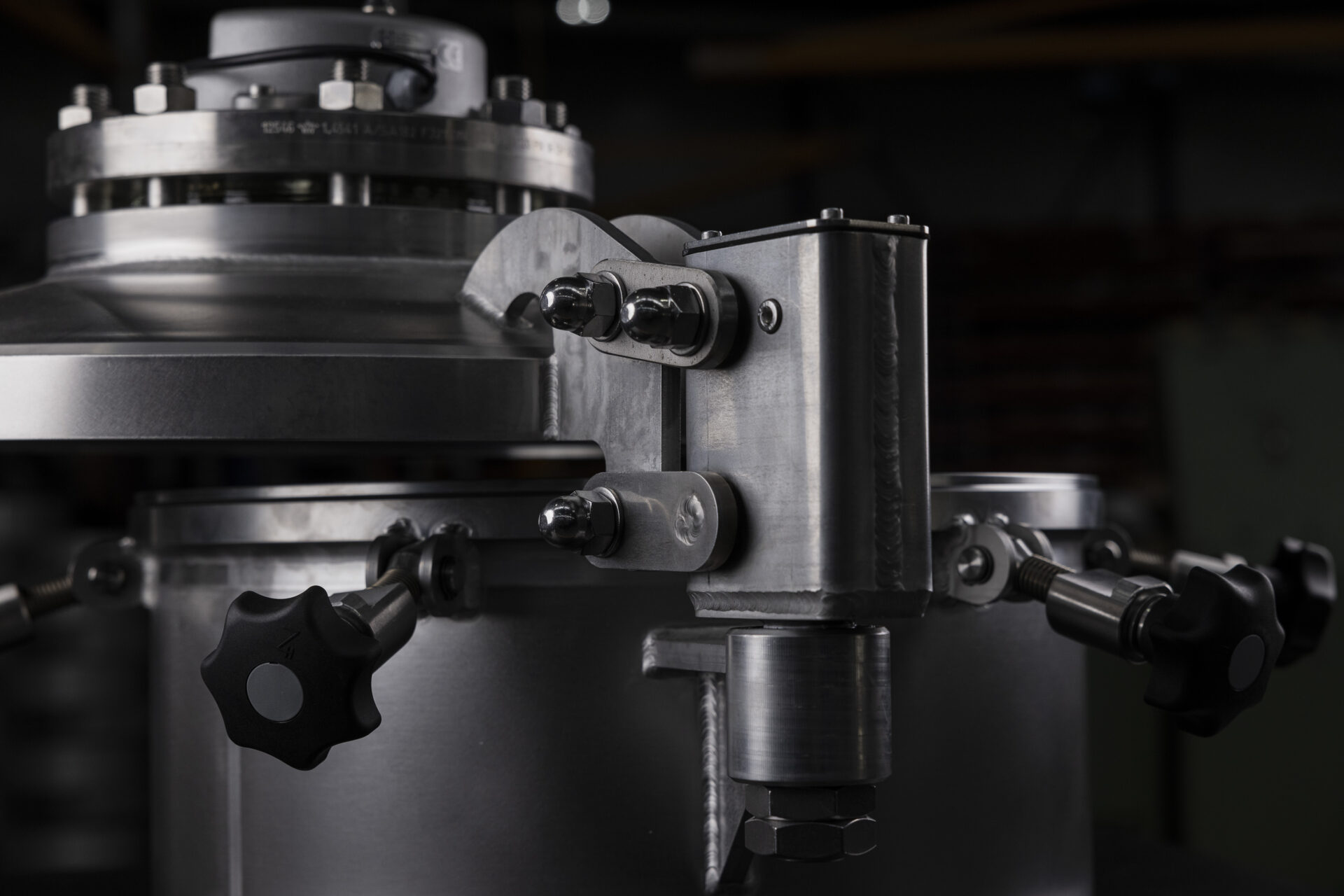 Mechanical lifting / pivoting hinge - zimmerlin GmbH Edelstahl-Technik