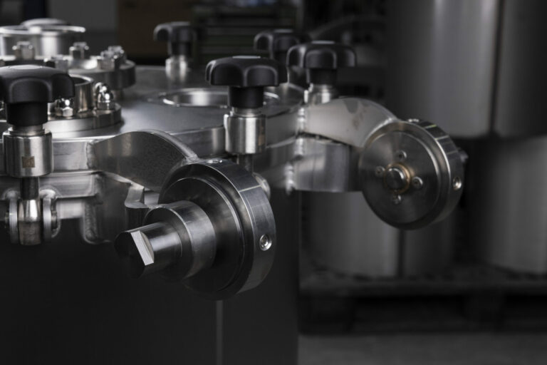 Adjustable hinge for side installation - zimmerlin GmbH Edelstahl-Technik