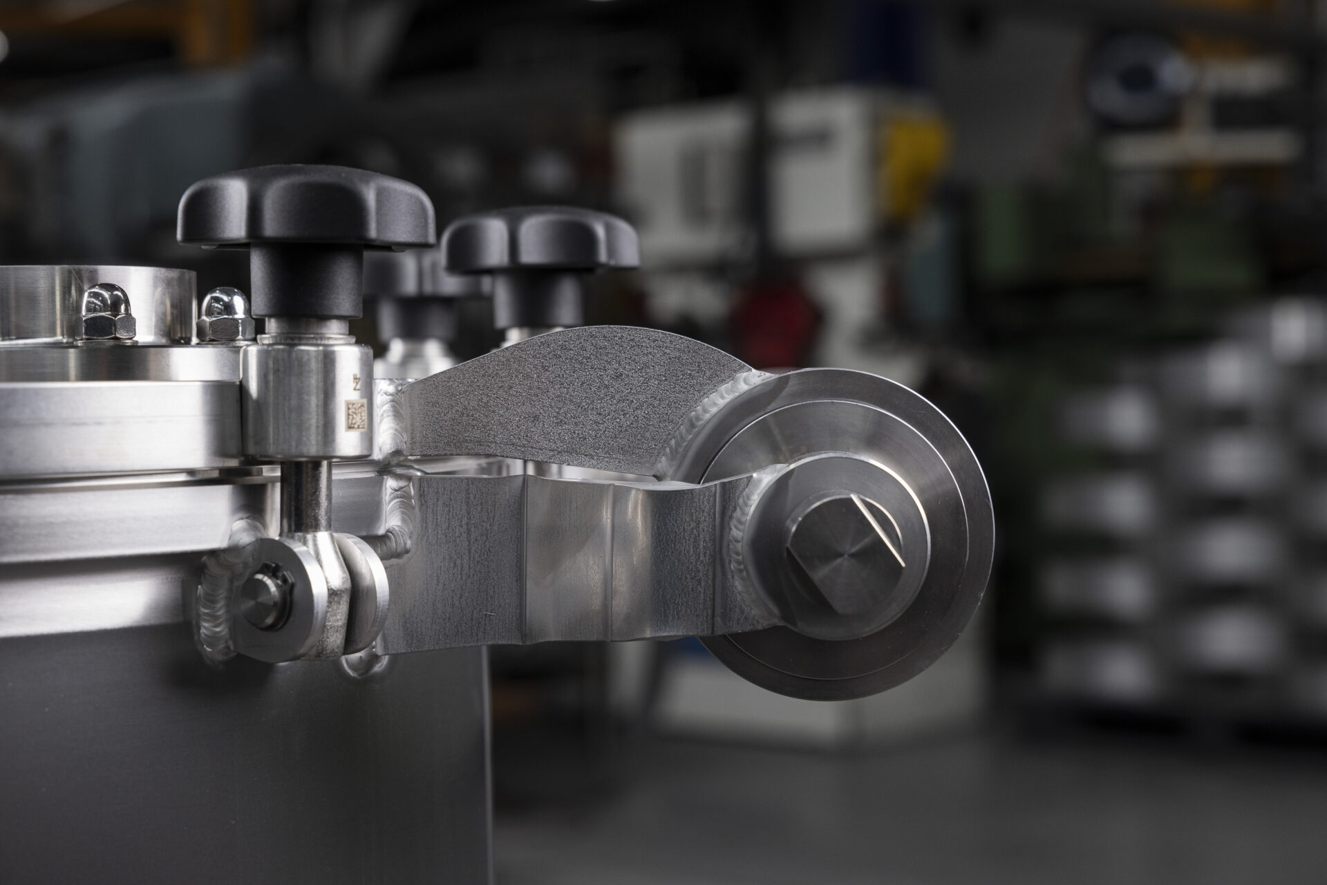 Adjustable hinge for side installation - zimmerlin GmbH Edelstahl-Technik